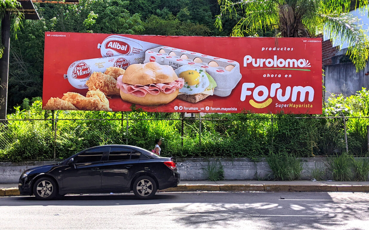 Llega Forum, se van las tiendas de Alex Saab